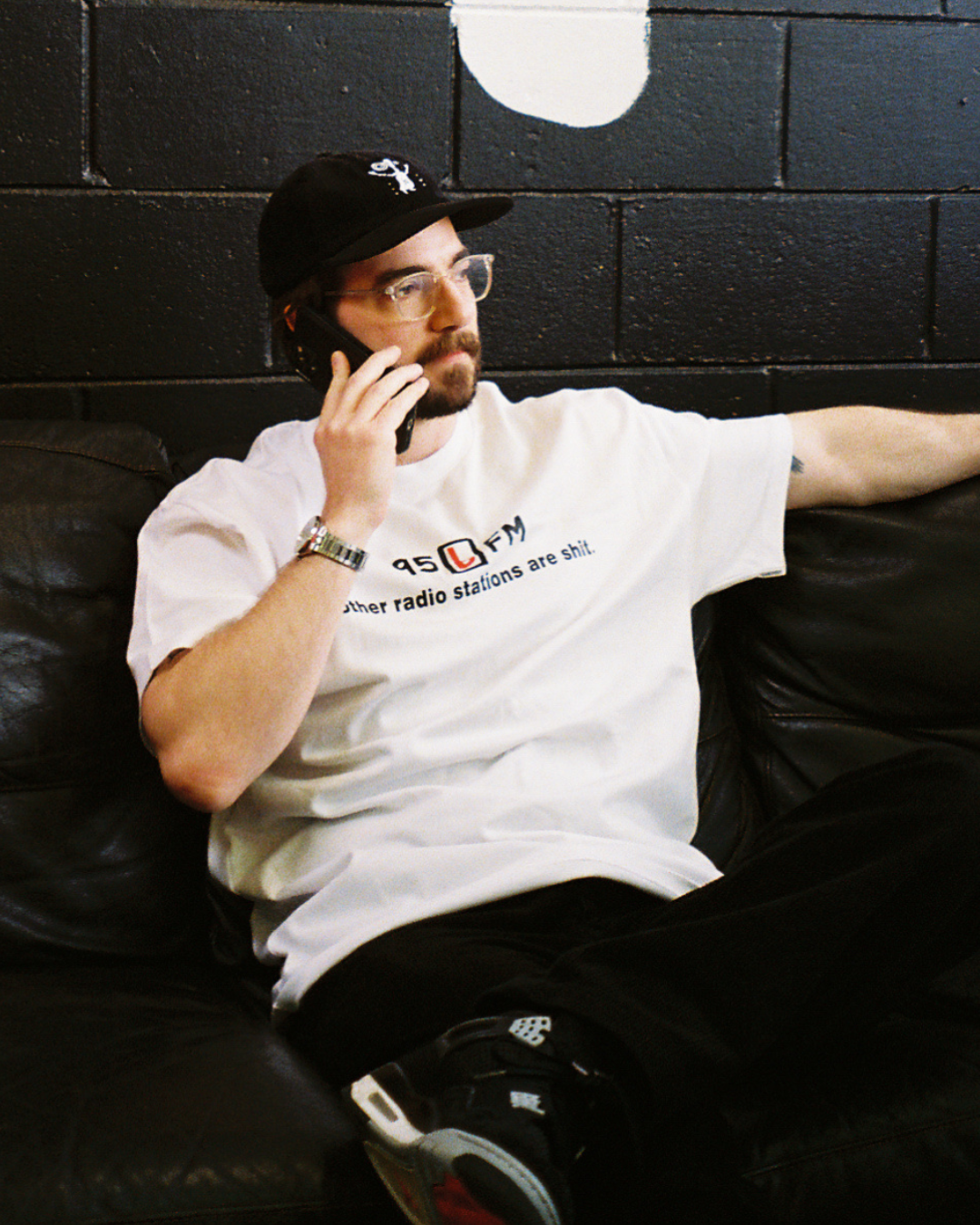 ‘other radio stations are shit’ T-Shirt – Two Tones